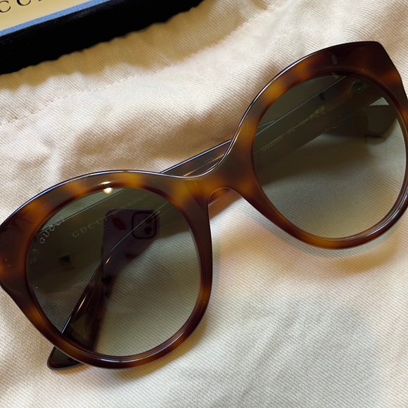 Gucci | Accessories | Gucci Gg028 Sunglasses Feature An Oversized Cateye Shape For Women In ...